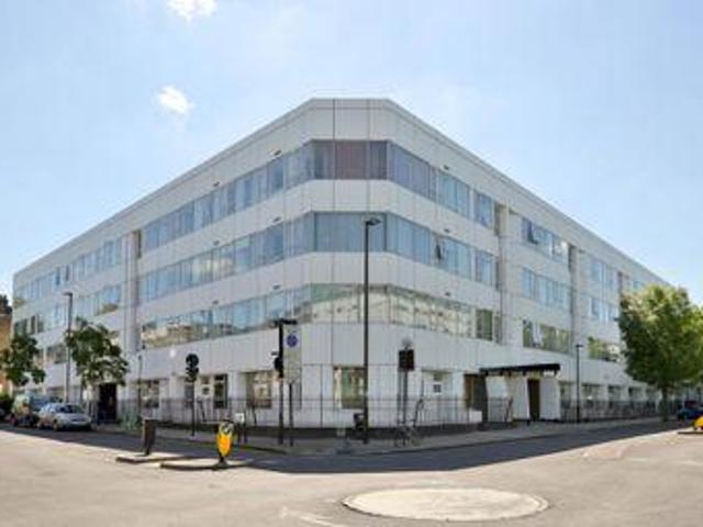 2 Bedrooms Flat for rent in Drayton Park, Highbury, London N5