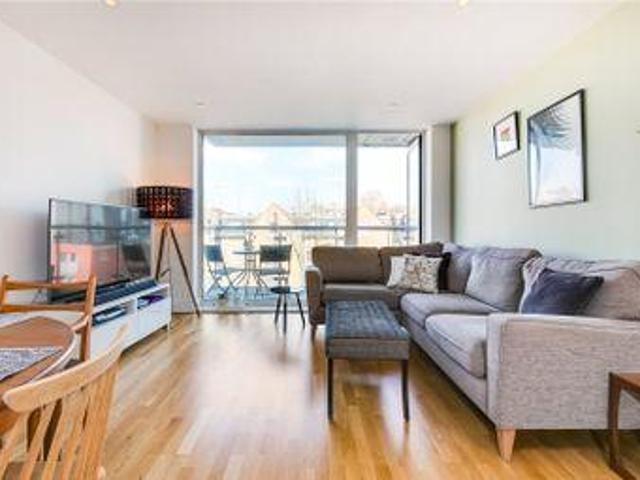 2 Bedrooms Flat for rent in Drayton Park, London N5
