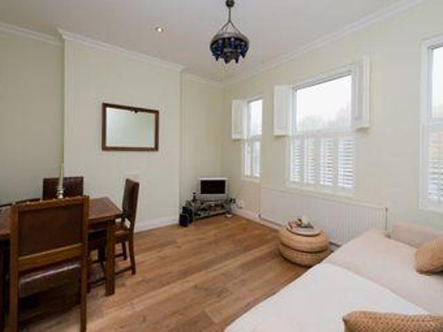 2 Bedrooms Flat for rent in Drayton Park, London N5