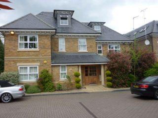 2 Bedrooms Flat for rent in Ducks Hill Road, Northwood HA6