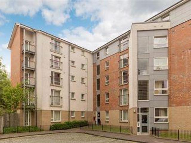 2 Bedrooms Flat for rent in Duff Street, Edinburgh EH11