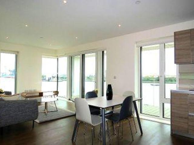 2 Bedrooms Flat for rent in Duke Of Wellington Avenue, Royal Arsenal Riverside SE18