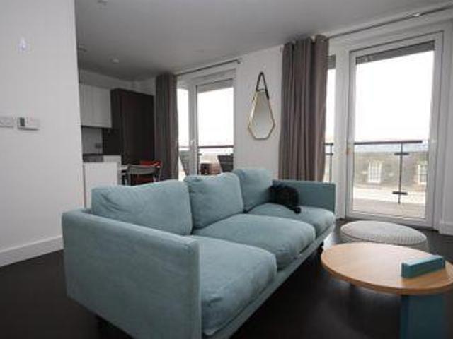 2 Bedrooms Flat for rent in Duke Of Wellington, Woolwich, London SE18