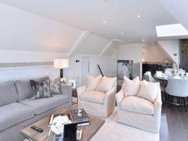 2 Bedrooms Flat for rent in Duke Street, London W1K