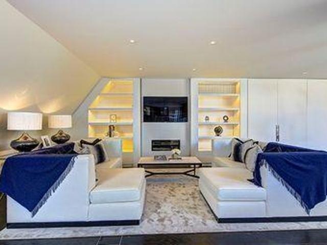 2 Bedrooms Flat for rent in Duke Street, London W1K