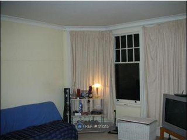2 Bedrooms Flat for rent in Dukes Avenue, London N10