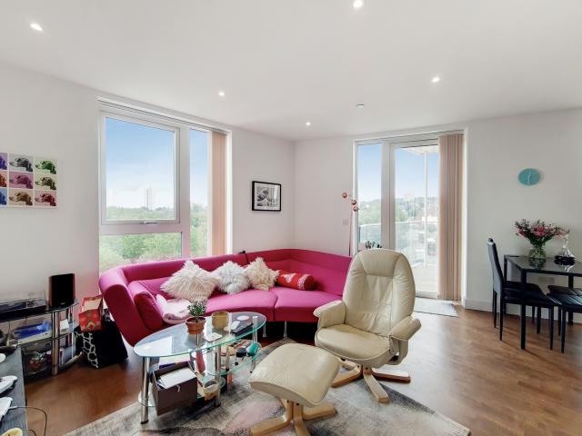 2 Bedrooms Flat for Rent in Duncombe House | Foxtons