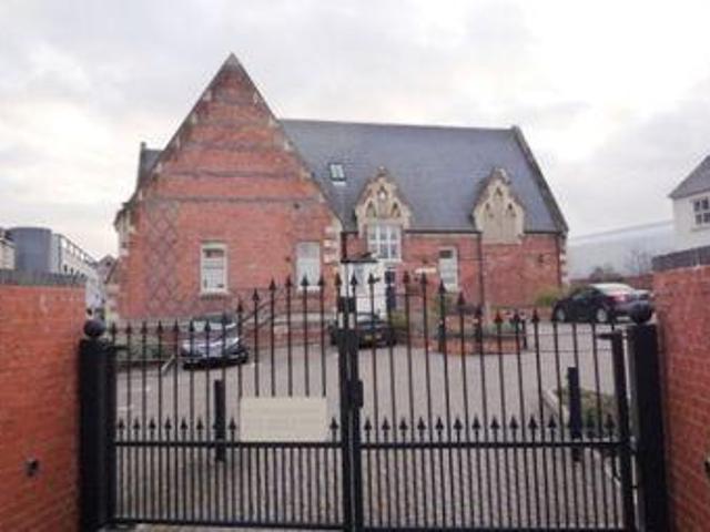 2 Bedrooms Flat for rent in Dunalley Street, Cheltenham GL50