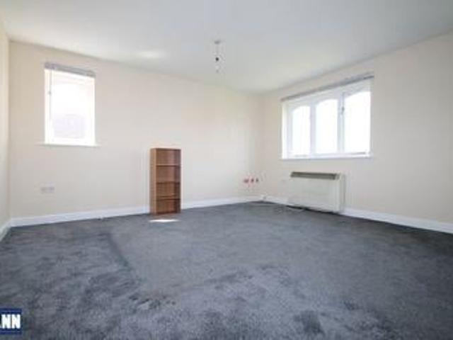2 Bedrooms Flat for rent in Dunlop Close, Dartford DA1