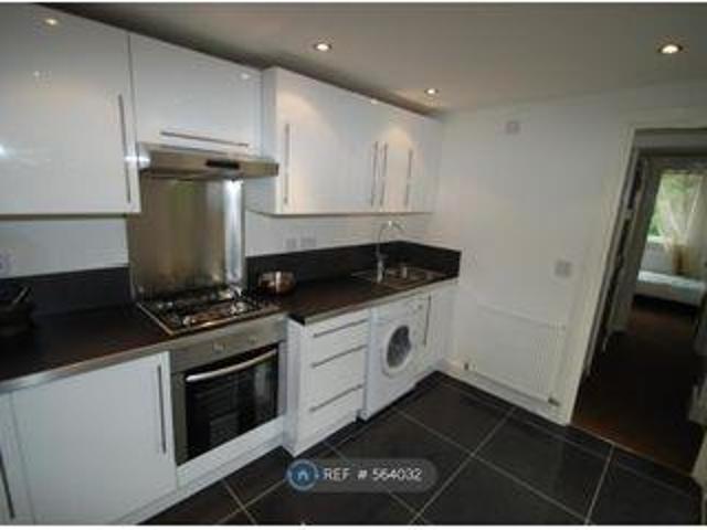 2 Bedrooms Flat for rent in Dunstans Road, London SE22