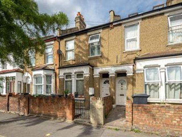 2 Bedrooms Flat for rent in Dunton Road, London E10