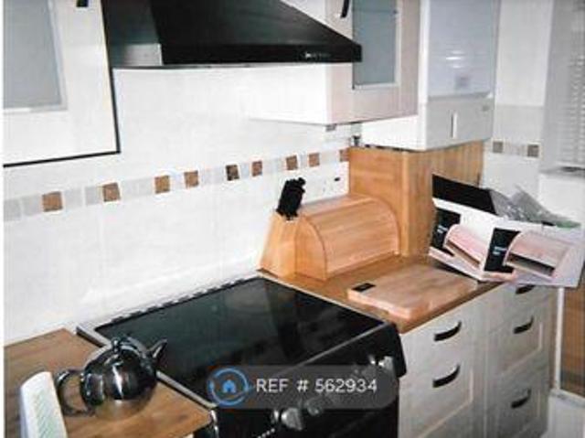 2 Bedrooms Flat for rent in Durban House, London W12