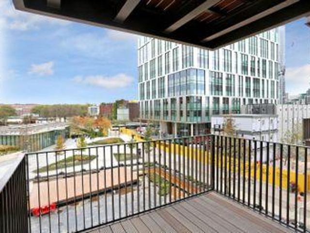 2 Bedrooms Flat for rent in Embassy Gardens, Nine Elms Lane, London SW8