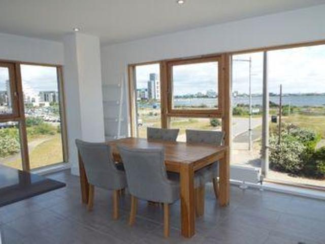 2 Bedrooms Flat for rent in Empire Way, Cardiff CF11