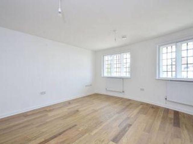 2 Bedrooms Flat for rent in Enfield Town, Enfield Town EN2