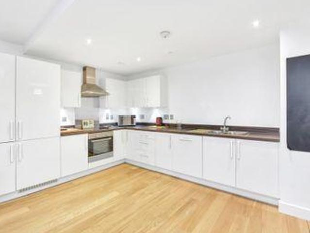 2 Bedrooms Flat for rent in Engineers Row, London SE18