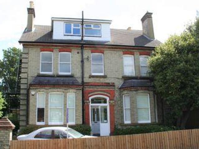 2 Bedrooms Flat for rent in Eaton Road, Sutton SM2