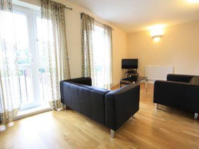 2 Bedrooms Flat for rent in Eaton Rd, Sutton SM2