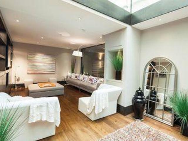 2 Bedrooms Flat for rent in Eaton Terrace, London SW1W