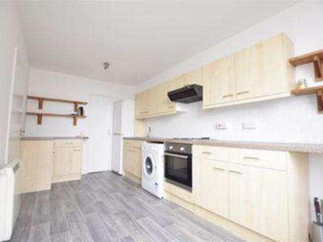 2 Bedrooms Flat for rent in Eagle Heights, Bramlands Close, Battersea, London SW11