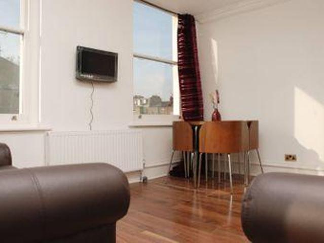 2 Bedrooms Flat for rent in Earls Court Square, Earls Court SW5