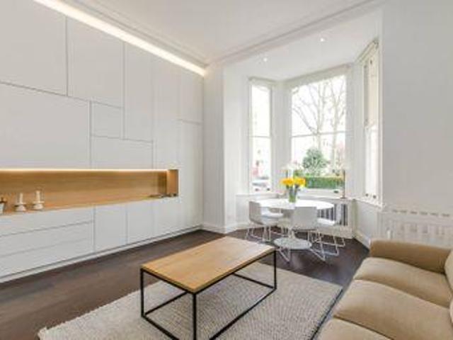 2 Bedrooms Flat for rent in Earls Court Square, Earls Court SW5