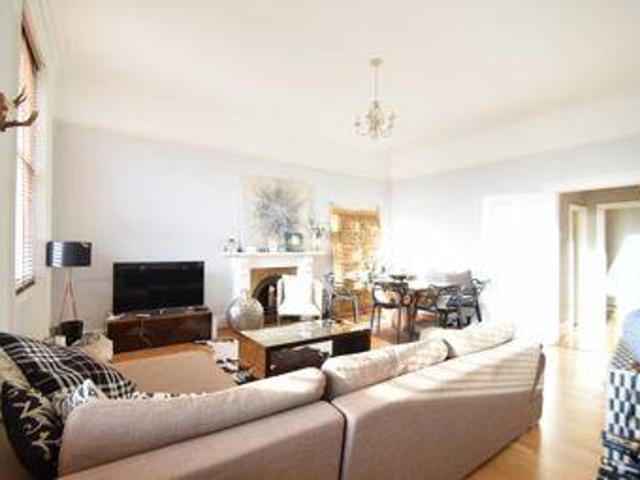 2 Bedrooms Flat for rent in Earls Court Road, London SW5