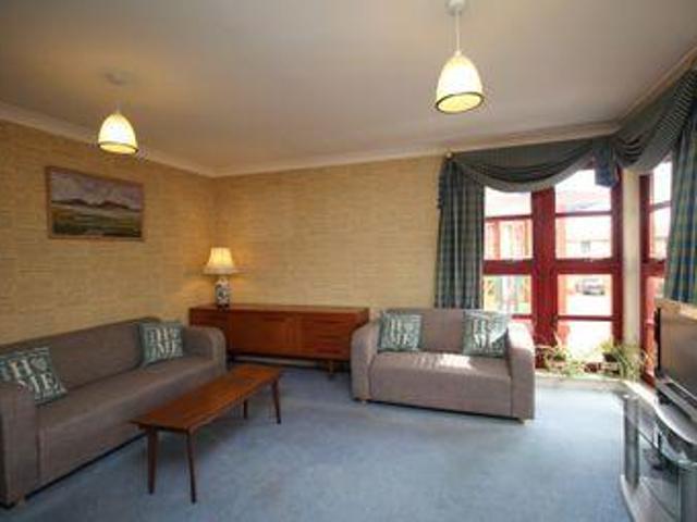 2 Bedrooms Flat for rent in East Werberside, Fettes, Edinburgh EH4
