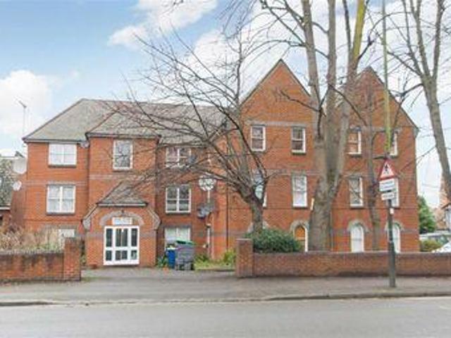 2 Bedrooms Flat for rent in East Acton Lane, Acton, London W3