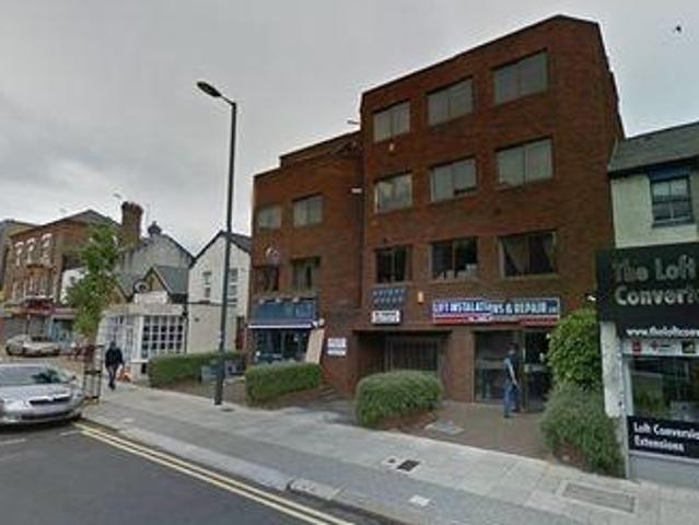 2 Bedrooms Flat for rent in East Barnet Road, New Barnet, Barnet EN4