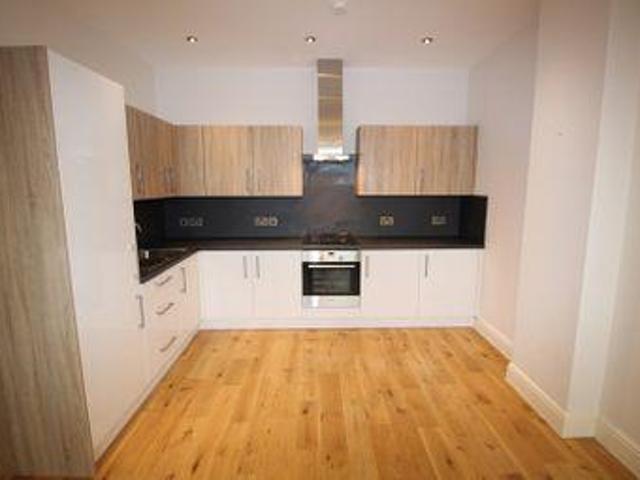 2 Bedrooms Flat for rent in East Barnet Road, New Barnet, Barnet EN4