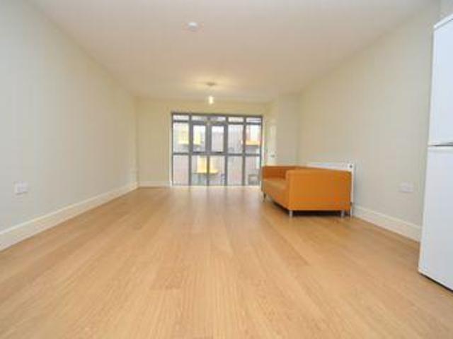 2 Bedrooms Flat for rent in East Street, Barking IG11