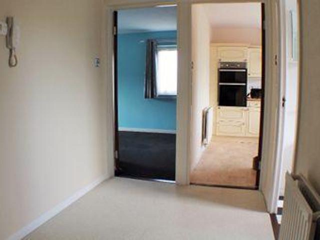 2 Bedrooms Flat for rent in Easter Warriston, Ferry Road, Edinburgh EH7