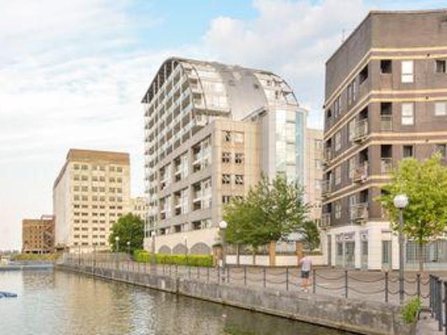 2 Bedrooms Flat for rent in Eastern Quay Apartments, London E16