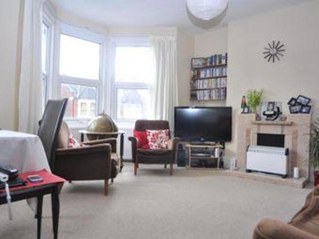 2 Bedrooms Flat for rent in Eastern Road, London N22