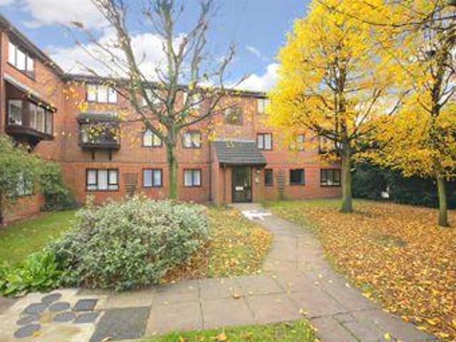2 Bedrooms Flat for rent in Eastern Road, London N22