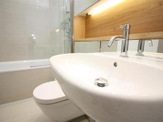 2 Bedrooms Flat for rent in Eastfields Avenue, London SW18