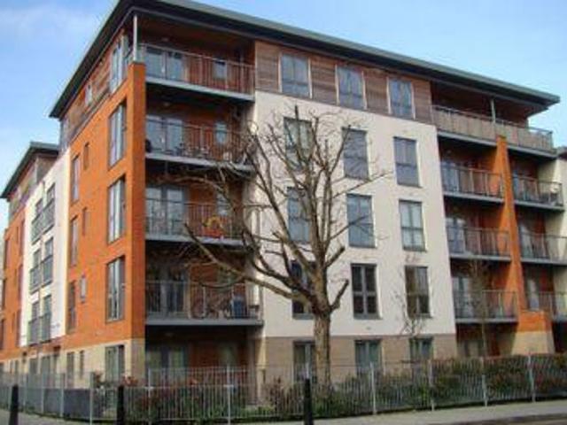 2 Bedrooms Flat for rent in Eastside Mews, London E3