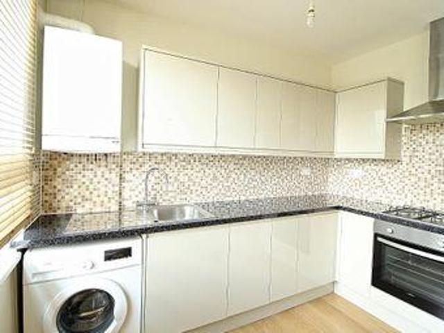 2 Bedrooms Flat for rent in Eastwood Close, South Woodford E18