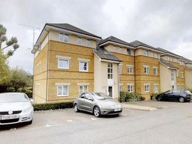2 Bedrooms Flat for rent in Ebberns Road, Hemel Hempstead HP3