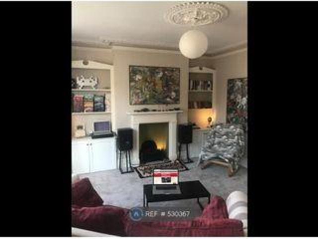 2 Bedrooms Flat for rent in Eckstein Road, London SW11