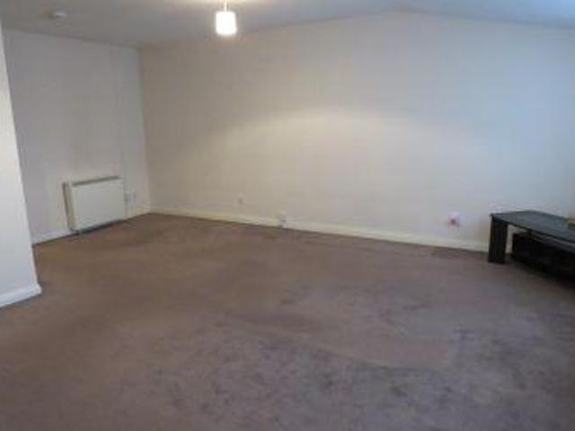2 Bedrooms Flat for rent in Eddisbury Square, Frodsham WA6