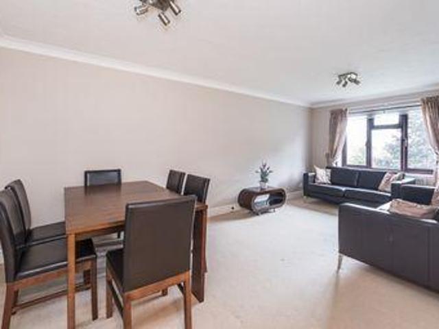 2 Bedrooms Flat for rent in Edge Hill, London SW19