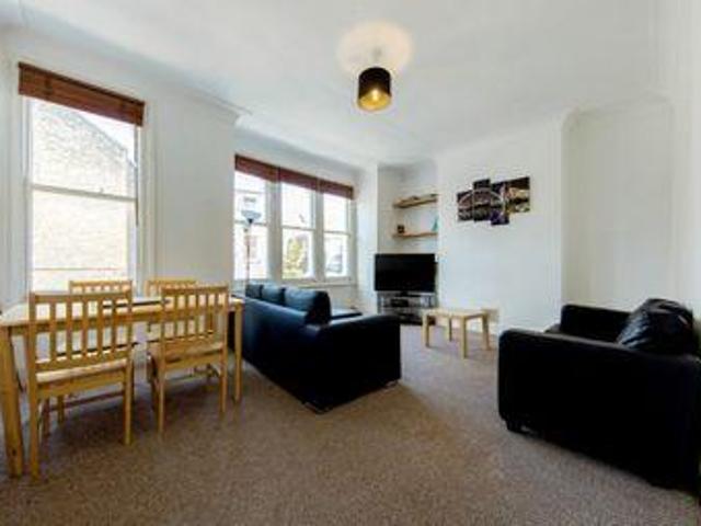 2 Bedrooms Flat for rent in Edgeley Road, Clapham North, London SW4