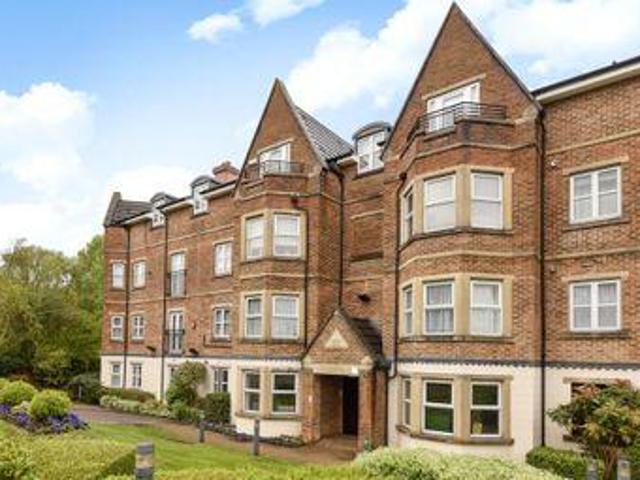 2 Bedrooms Flat for rent in Edgware Way, Edgware HA8