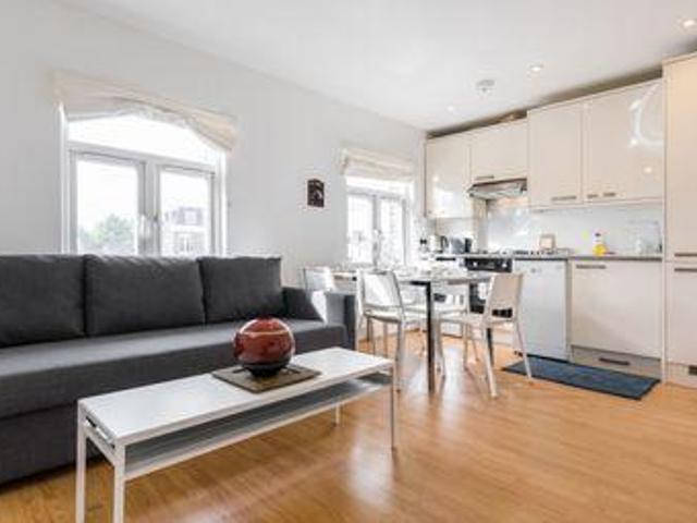 2 Bedrooms Flat for rent in Edgware Road, London W2