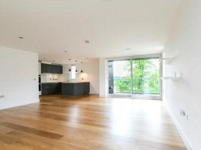 2 Bedrooms Flat for rent in Edinburgh EH10