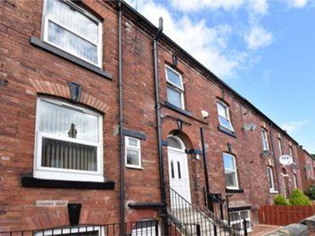 2 Bedrooms Flat for rent in Edinburgh Road, Leeds LS12