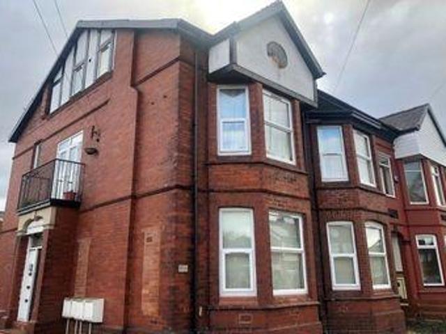 2 Bedrooms Flat for rent in Egerton Road North, Chorlton Cum Hardy, Manchester M16