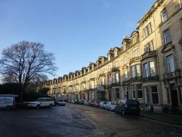 2 Bedrooms Flat for rent in Eglinton Crescent, Edinburgh EH12